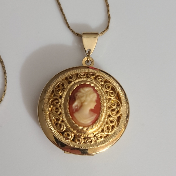 Vintage | Jewelry | Vintage Cameo Locket Filigree Necklace Gold ...